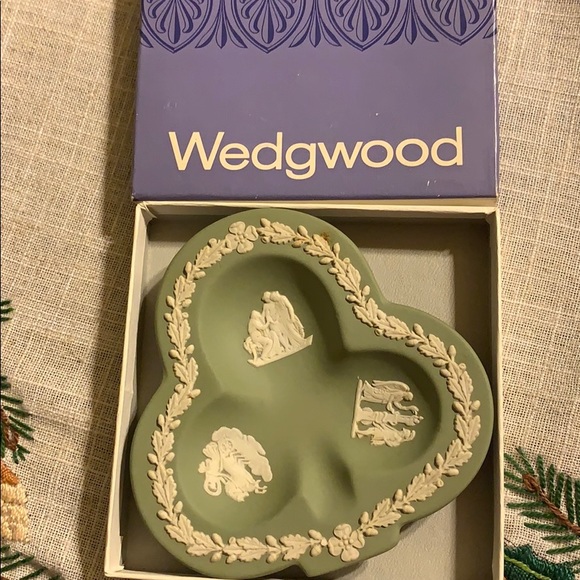 Wedgwood | Accents | Vintage Green Wedgwood Jasper Clover Shaped Dish ...